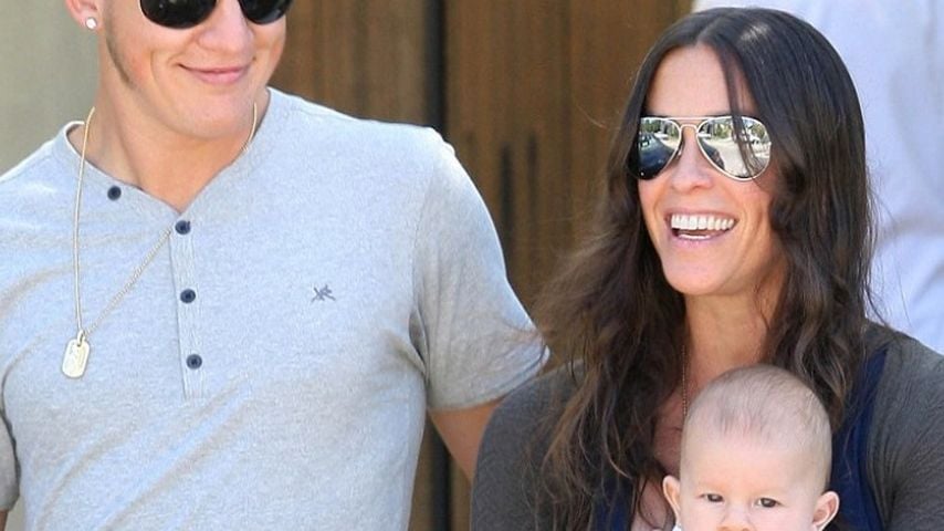 Süßes Söhnchen! Alanis Morissette im Babyglück | Promiflash.de