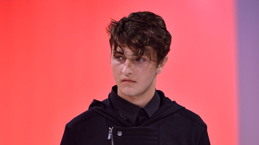 Neues Paar! Nicola Peltz datet Gigi Hadids Bruder Anwar | Promiflash.de