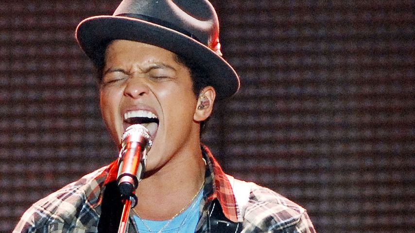 Dolce & Gabbana: Party für Bruno Mars' Geburtstag | Promiflash.de