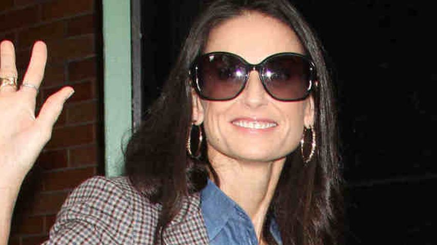 Demi Moore: So feierte sie ihren 50. Geburtstag | Promiflash.de