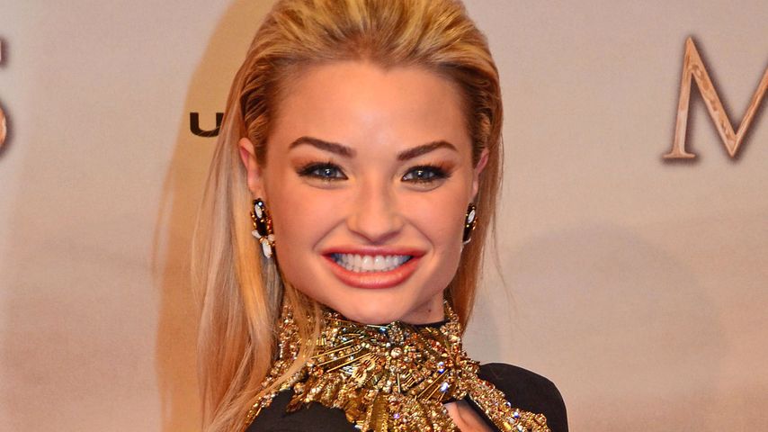 "Medicus"-Co-Star verrät: Tom Payne ist vergeben | Promiflash.de