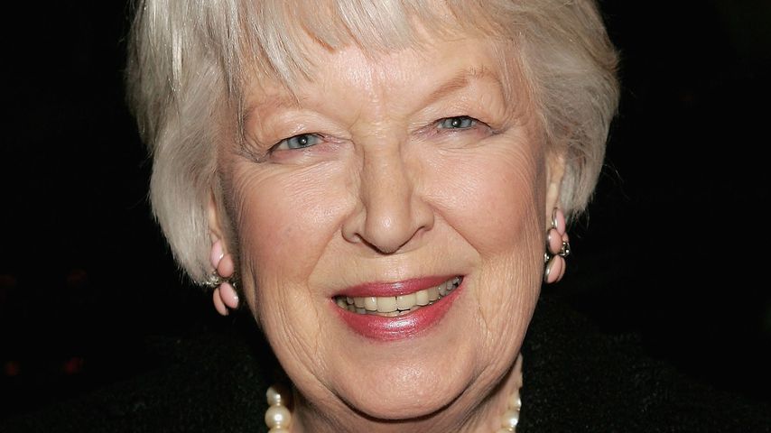 Die britische Film-Ikone June Whitfield (93) ist verstorben ...