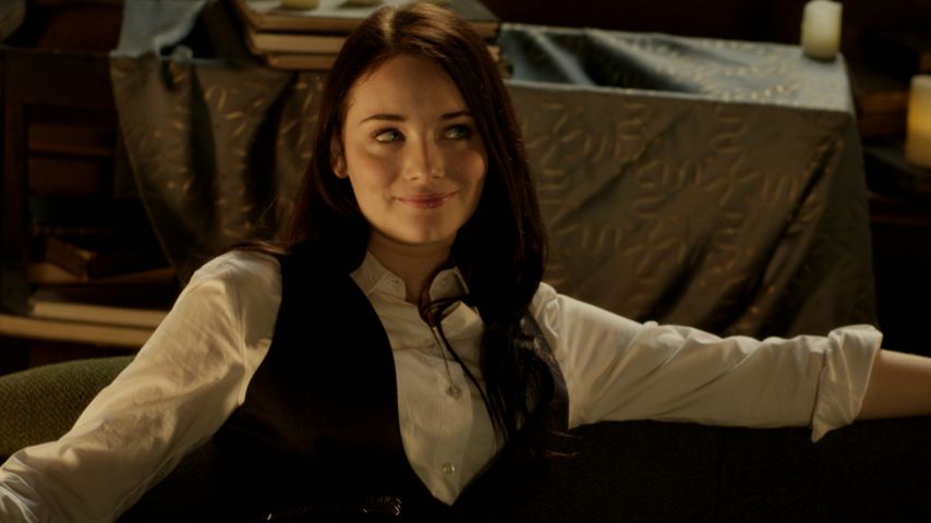 Saphirblau: Seht hier den coolen Zeitreise-Trailer | Promiflash.de