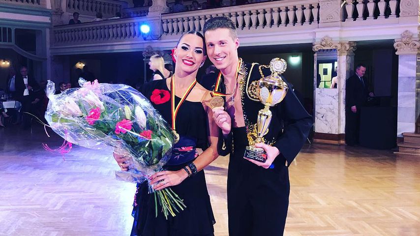 Viel Liebe bei "Let's Dance": Profis turteln sich durch Show ...