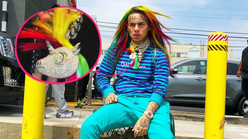 Mit echtem Menschen-Haar! Tekashi69 zeigt neue Protz-Kette | Promiflash.de