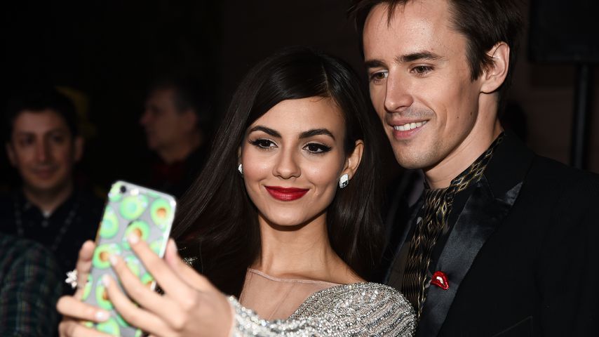 Liebelei am Set: Victoria Justice datet Reeve Carney! | Promiflash.de