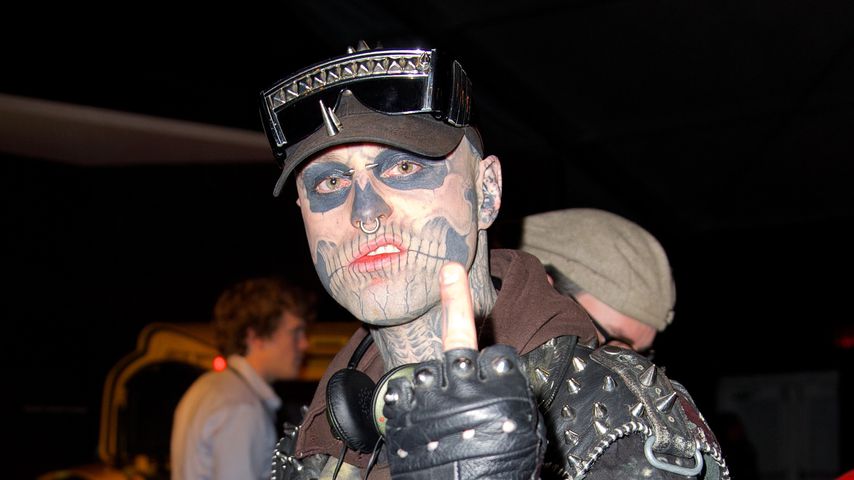 Nach Balkonsturz: Familie gibt Zombie Boy (†) letztes Geleit ...